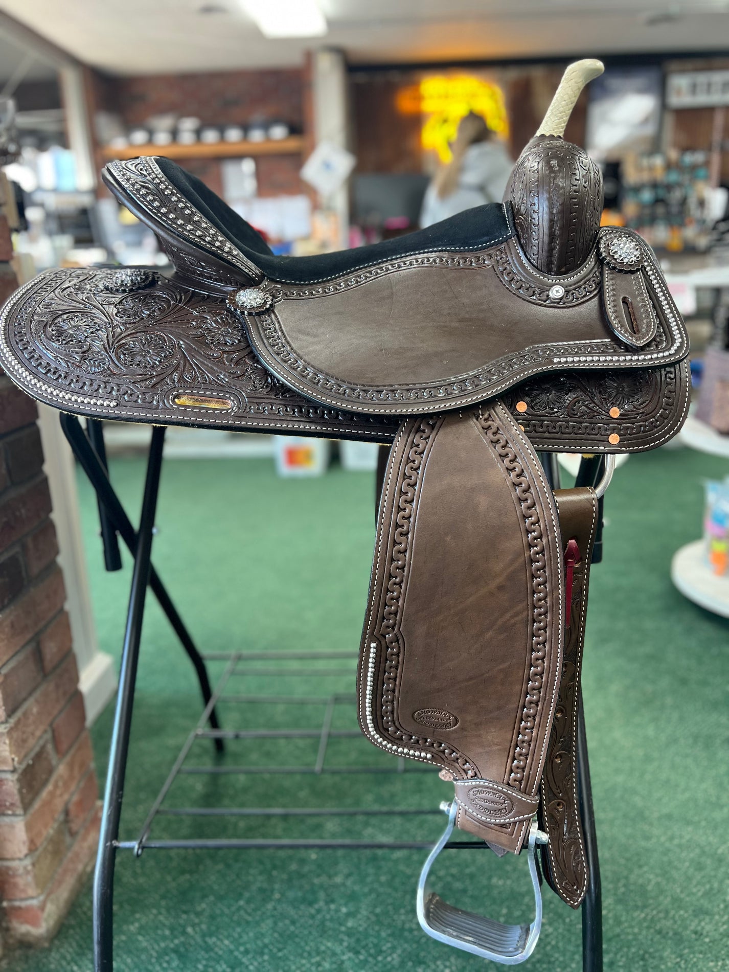 Argentina Round Skirt Saddle – Golden Horseshoe Equestrian
